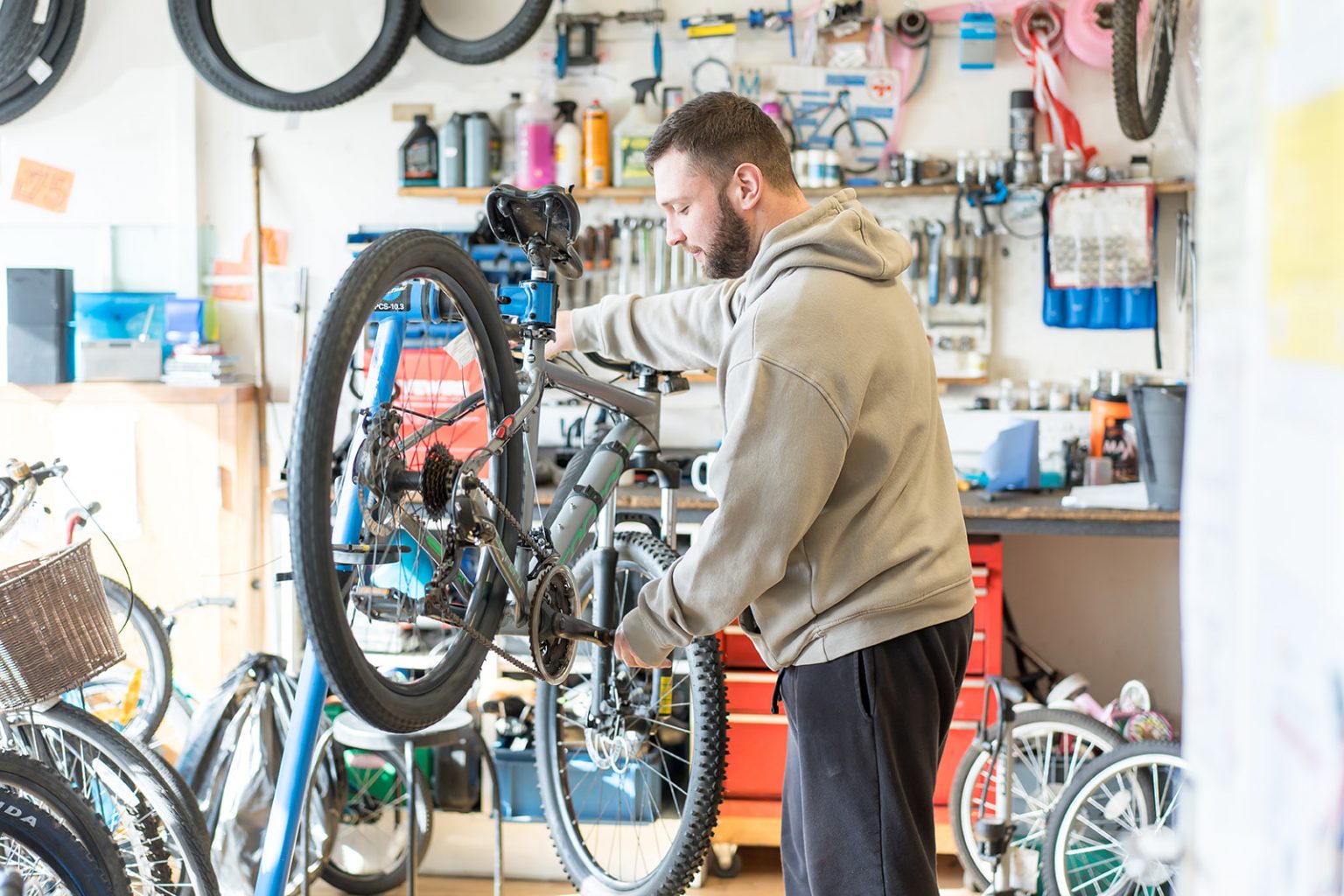 COMMUNITY RECYCLE CYCLES – Empowering Communities Through Cycling